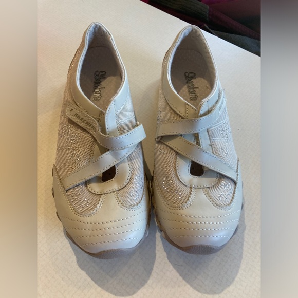 Skechers | Shoes | Skechers Womens 65 Rhinestone Studded Bike Shoes ...